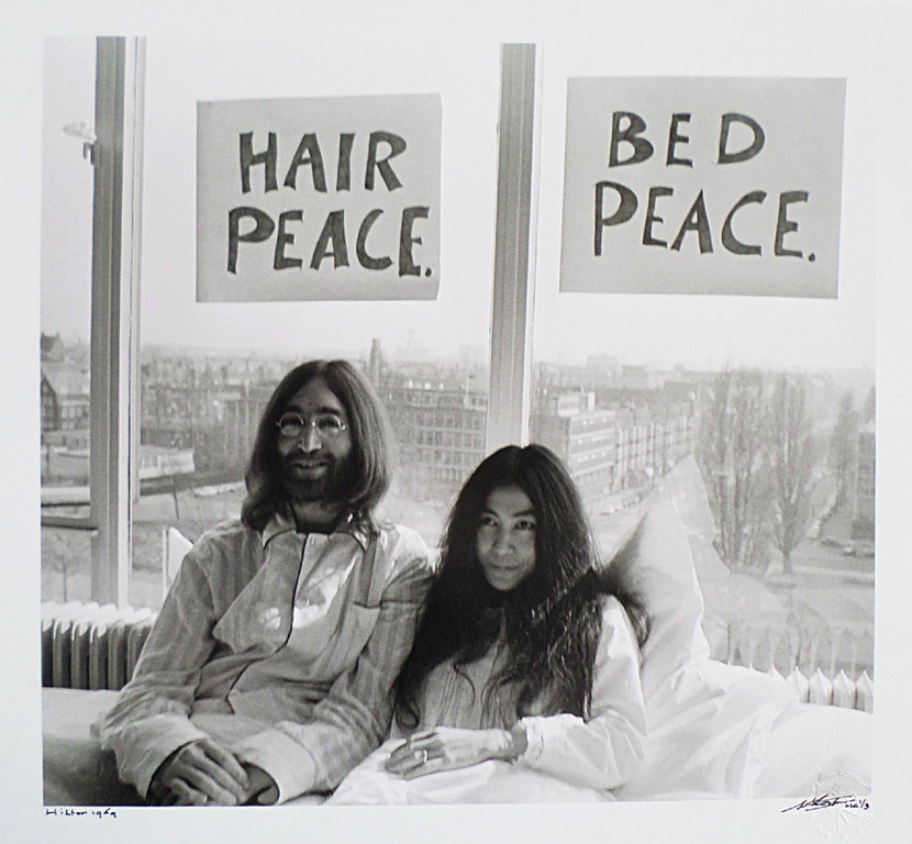 Nico Koster - Nico Koster - Bed peace, foto, gesigneerd en genummerd ...