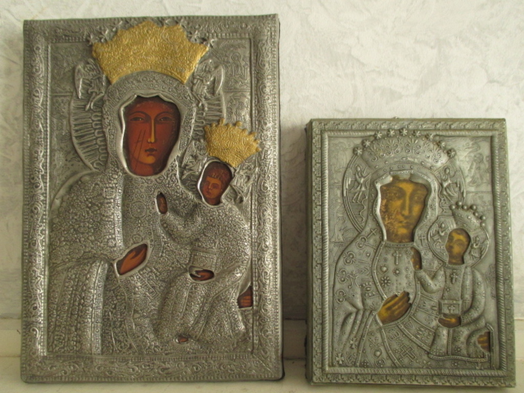 Niet of onleesbaar gesigneerd - Twee Poolse iconen van de moeder van ...