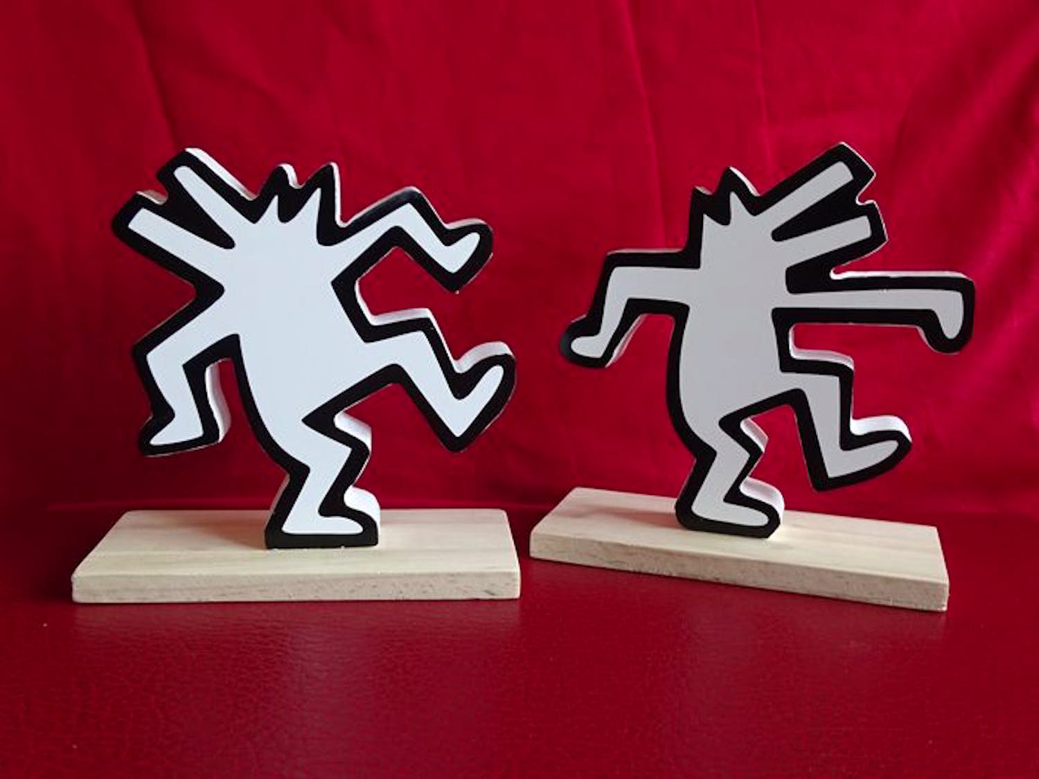 Keith Haring - Dancing Dogs boekensteunen / decoratief object (set ...