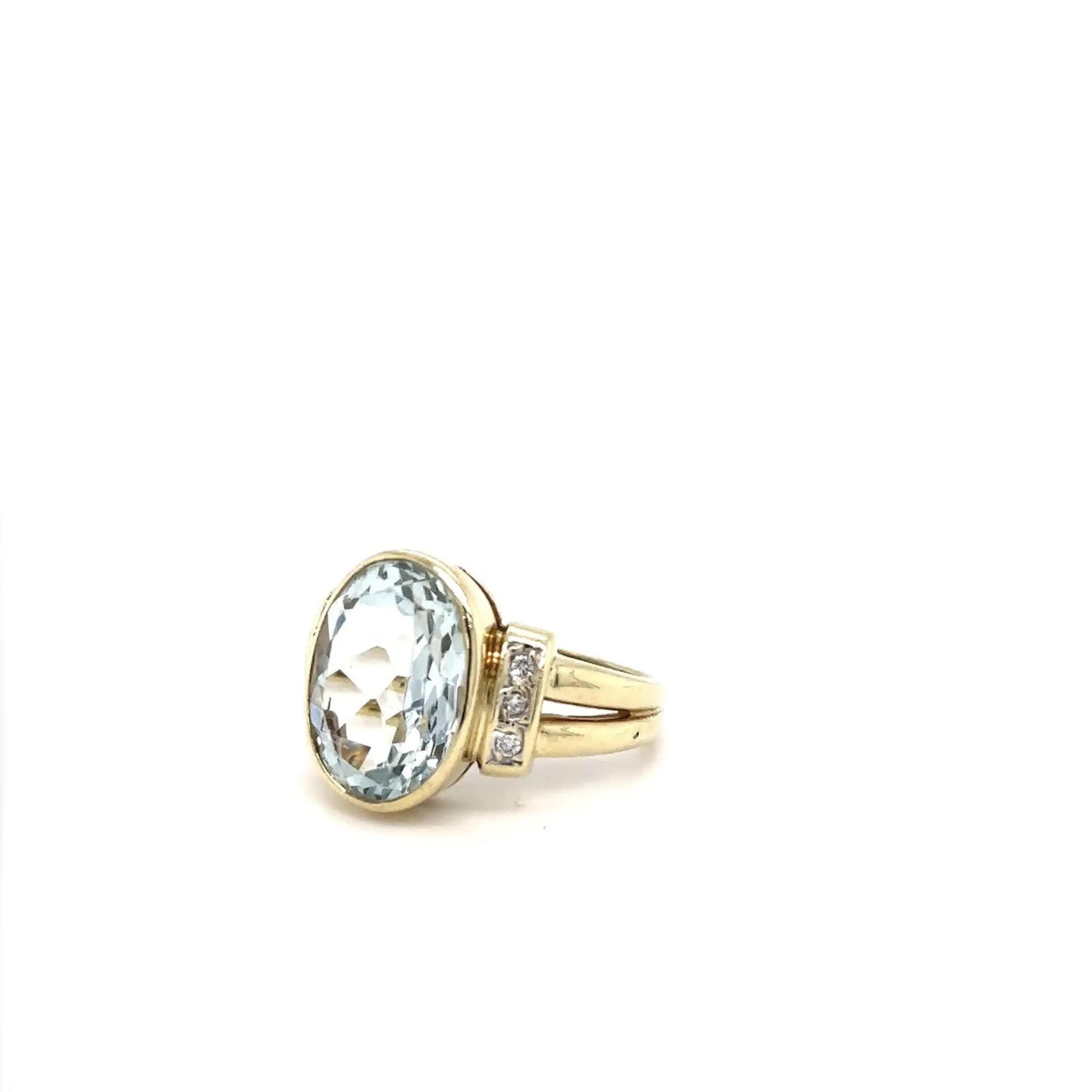 Timeless ring 14Karat (585) yellowgold with fine aquamarine and ... Timeless ring 14Karat (585) yellowgold with fine aquamarine and ...