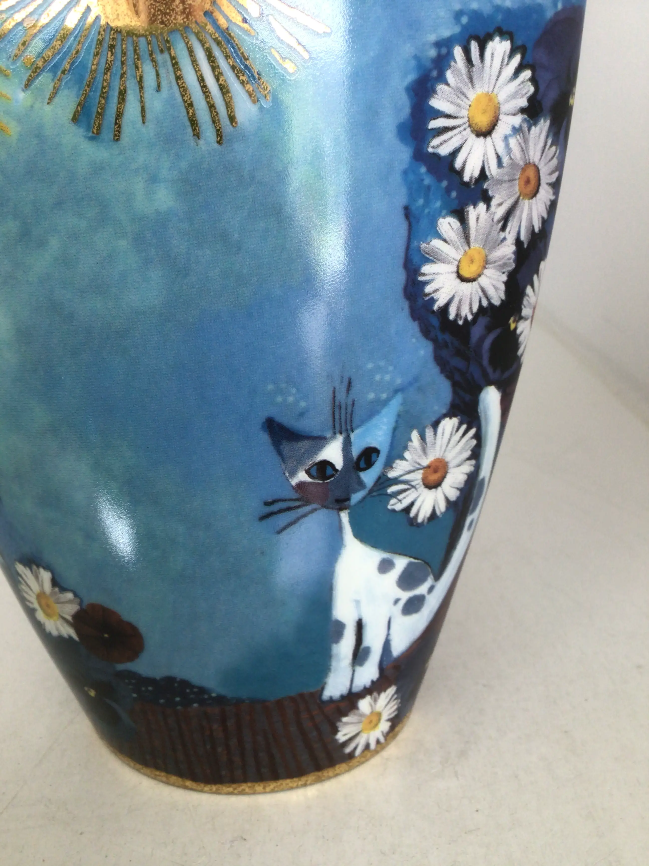 Rosina Wachtmeister - Siervaas “ KATZEN FAMILIE “ Limited Edition Verkocht | Kunstveiling.nl