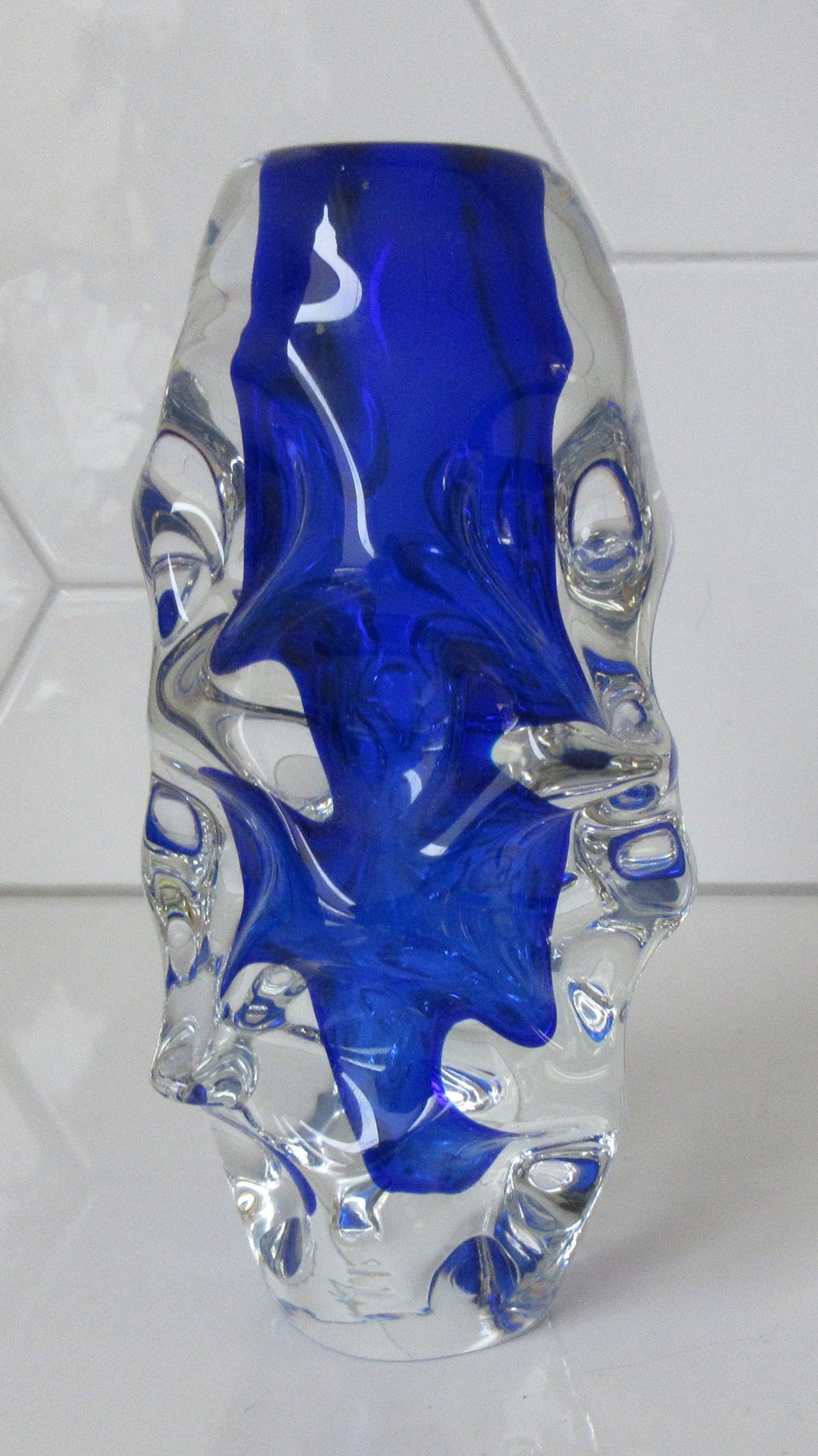 Jan Beranek - Cobalt blauwe dikwandige kunstglazen vaas Verkocht ...