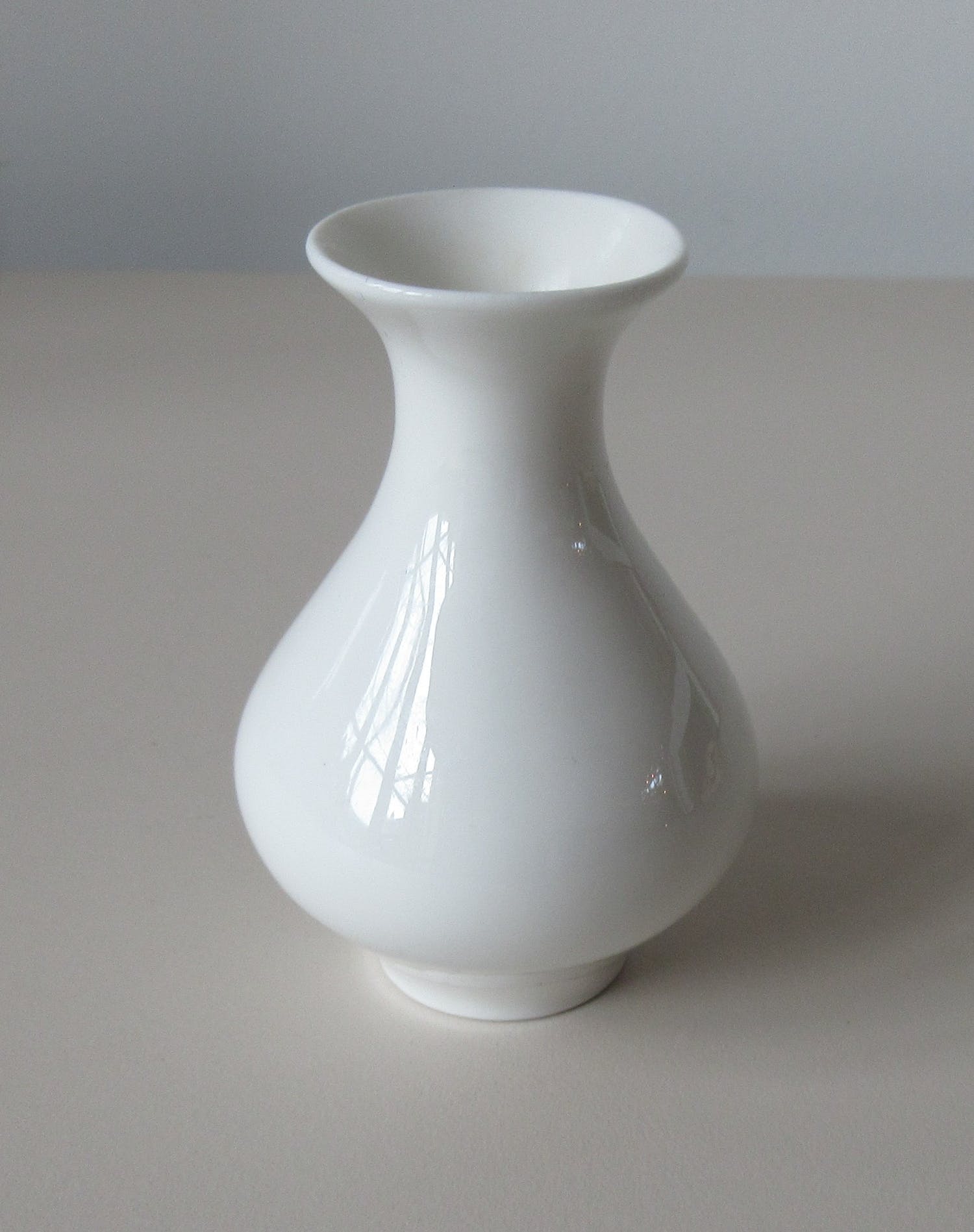 Royal Goedewaagen - Bibelot vaasje Bone China Verkocht | Kunstveiling.nl