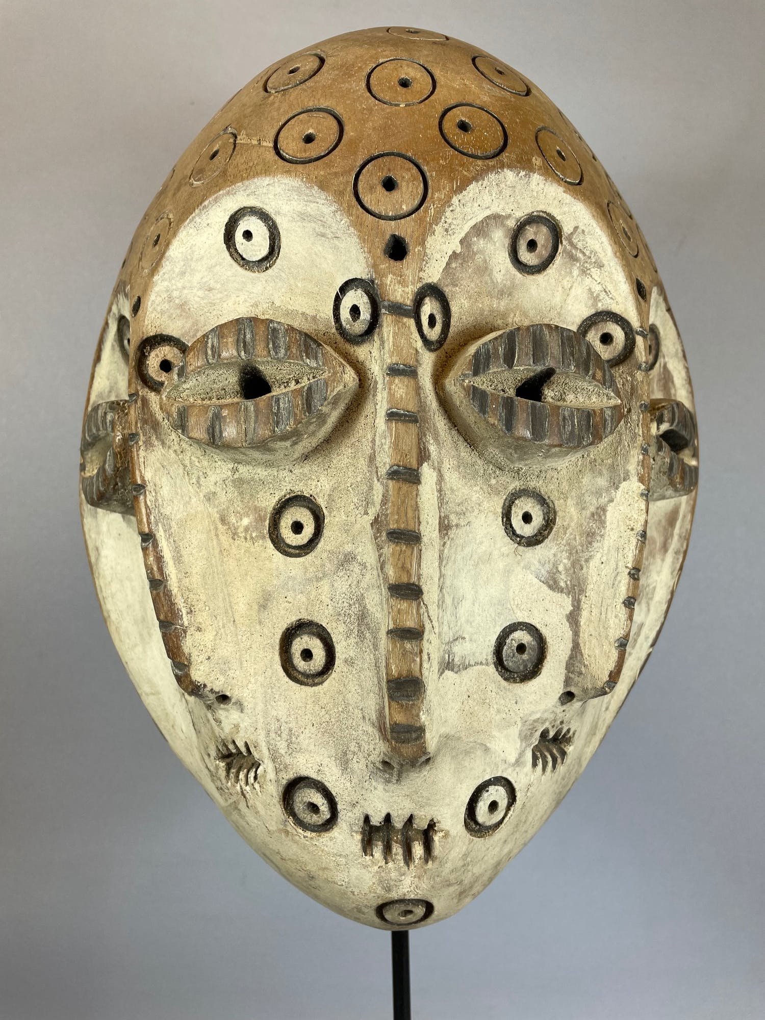 Dogon - RARE Tribal used African Lega Bwami mask - Congo. Verkocht ...