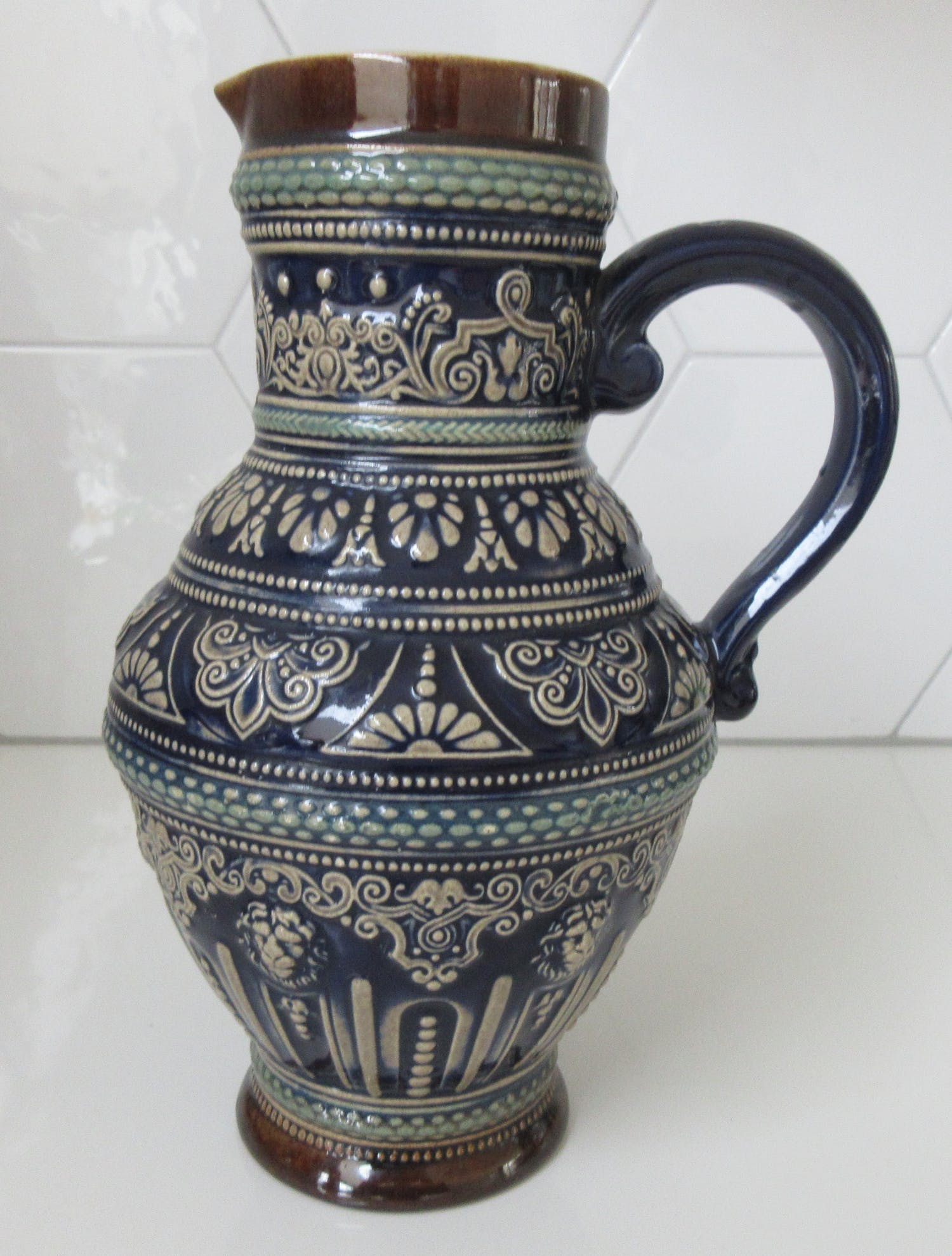 Marzi & Remy - Meerkleurige Steengoed Kan Verkocht | Kunstveiling.nl