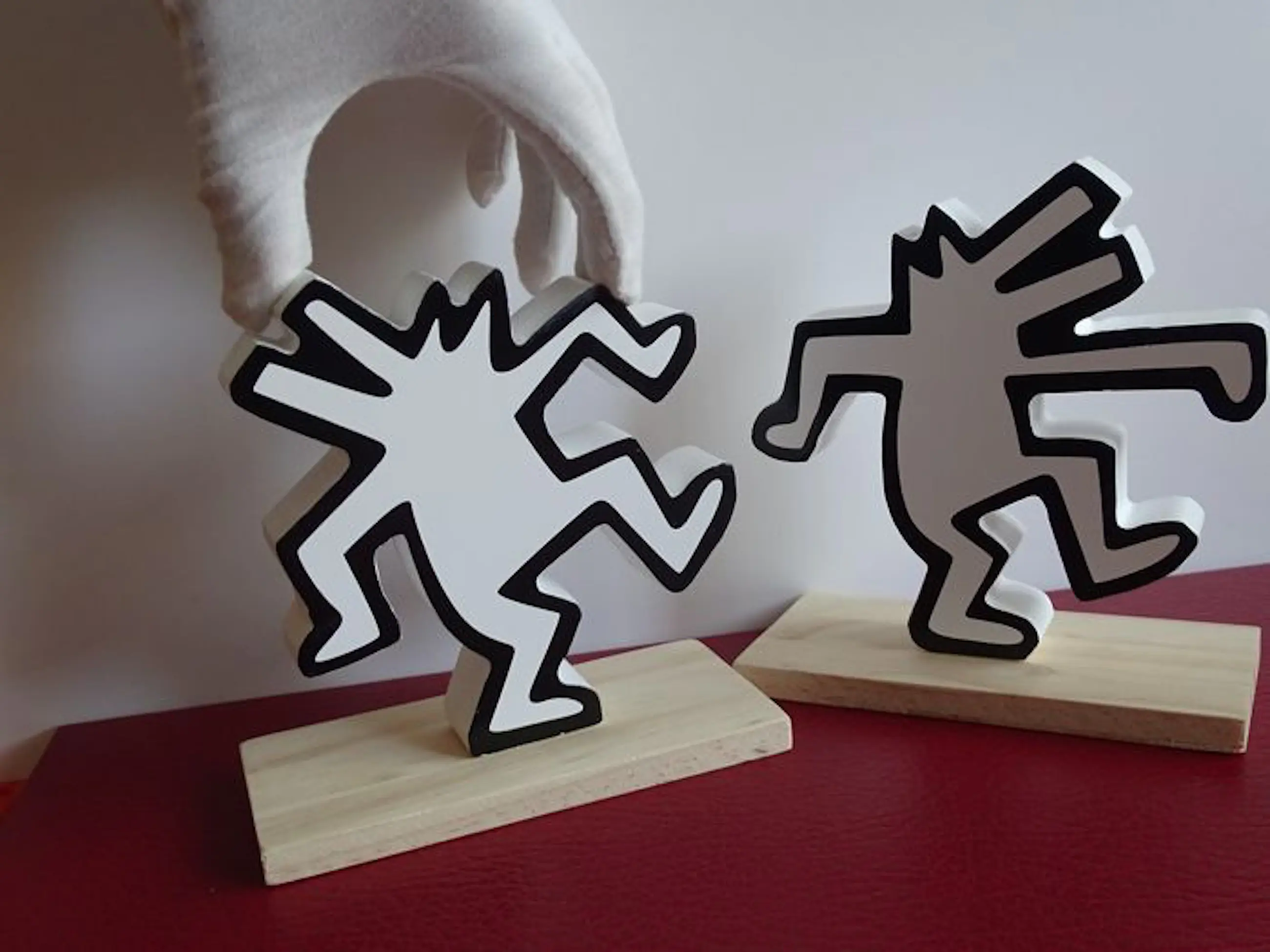 Keith Haring - Dancing Dogs boekensteunen / decoratief object (set ...